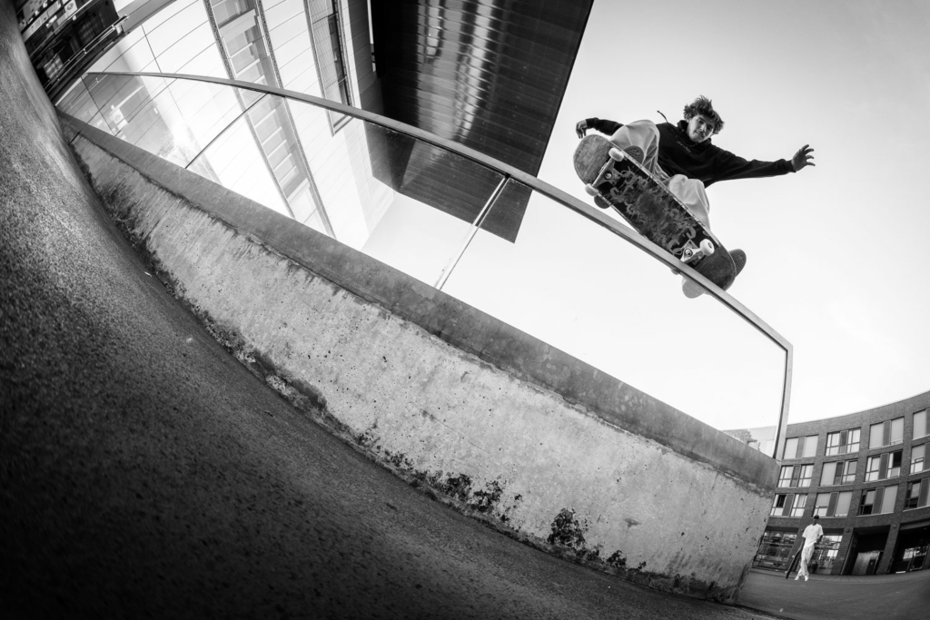 Free Skate Magazine » Niels Bennett – Heroes / Helden
